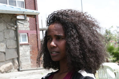 Ethiopian photojournalist Aziza Mohamed held without charge - Committee ...