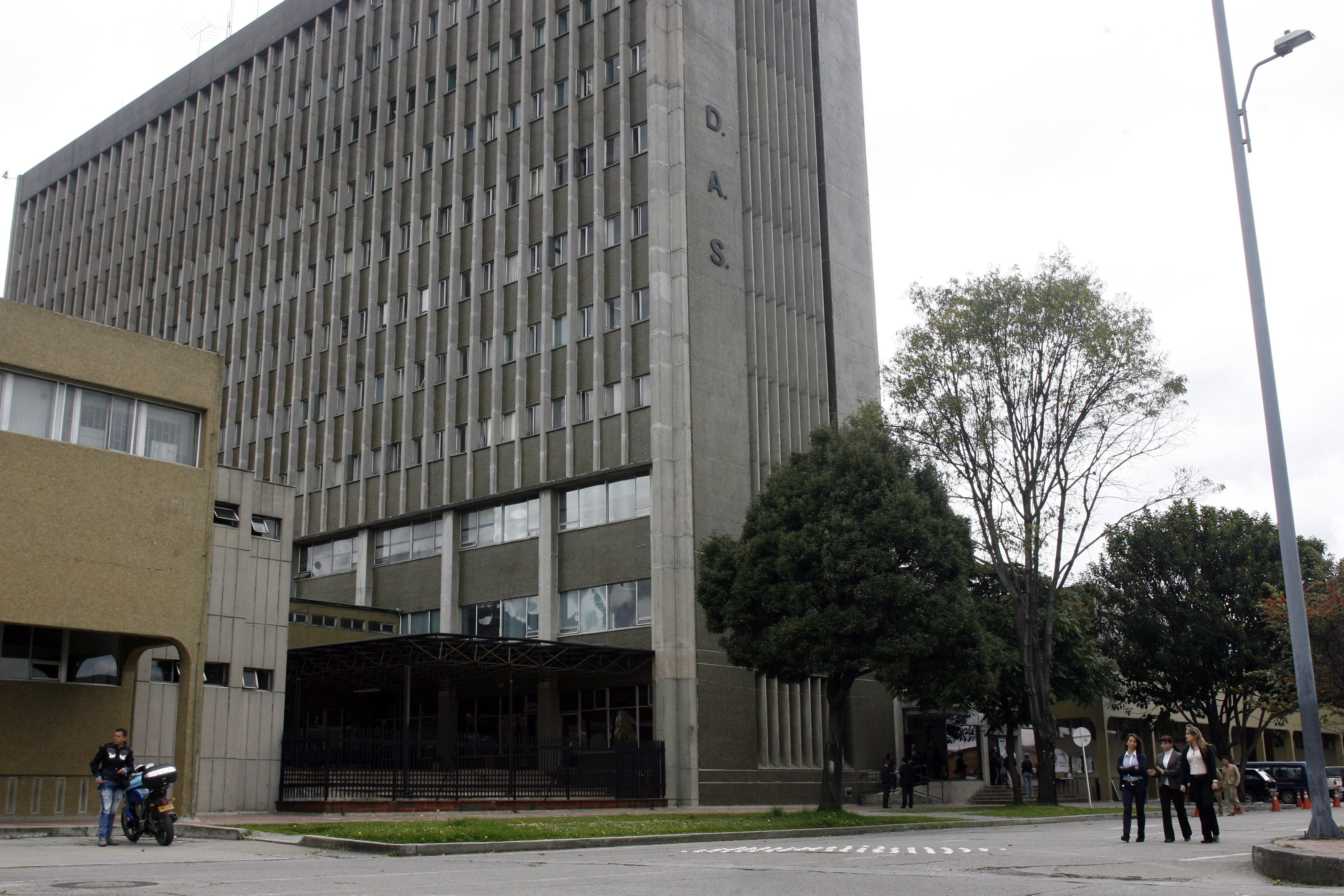 Colombian court orders authorities to compensate journalist Claudia ...