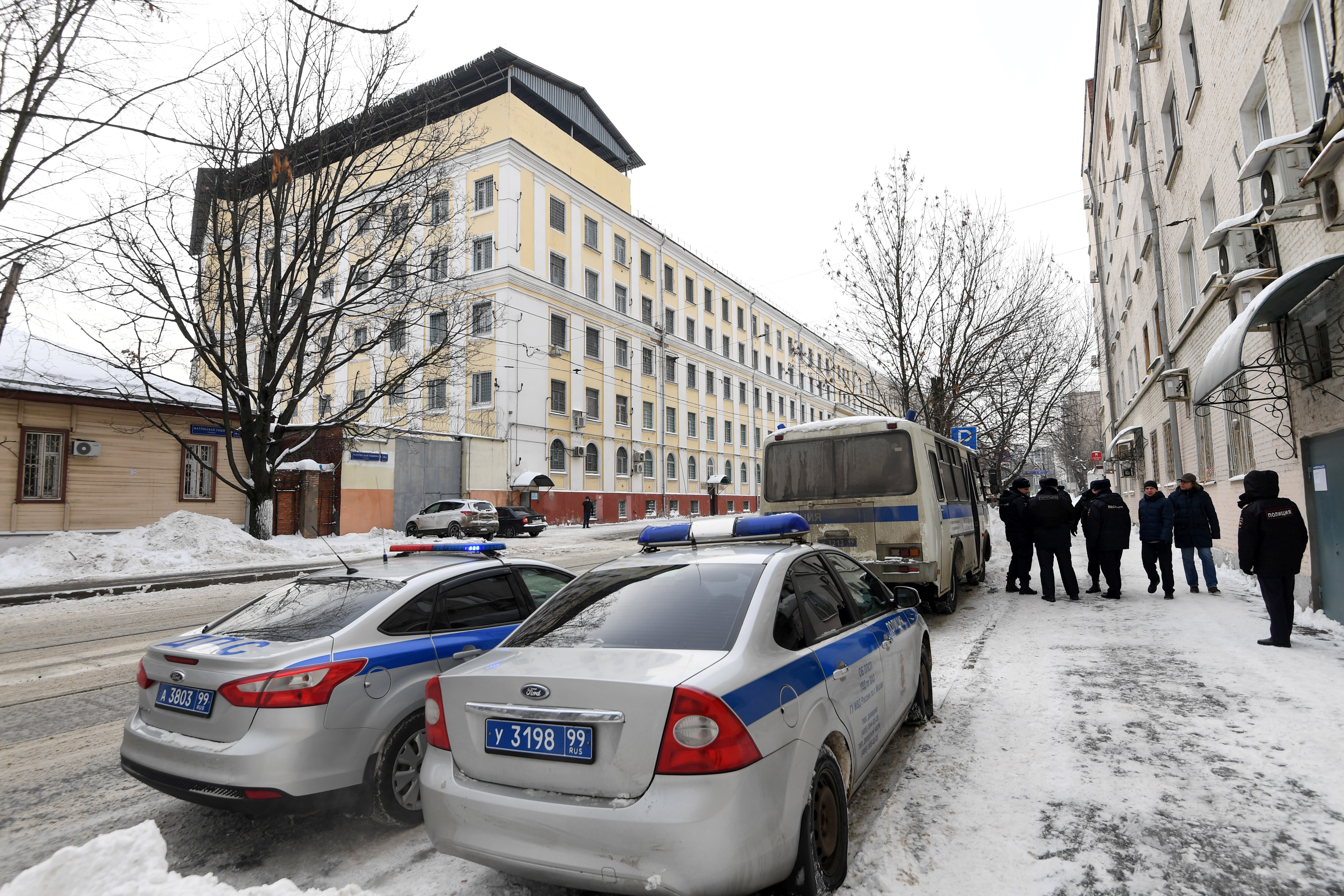 Russian authorities warn journalists, social media platforms, and news ...