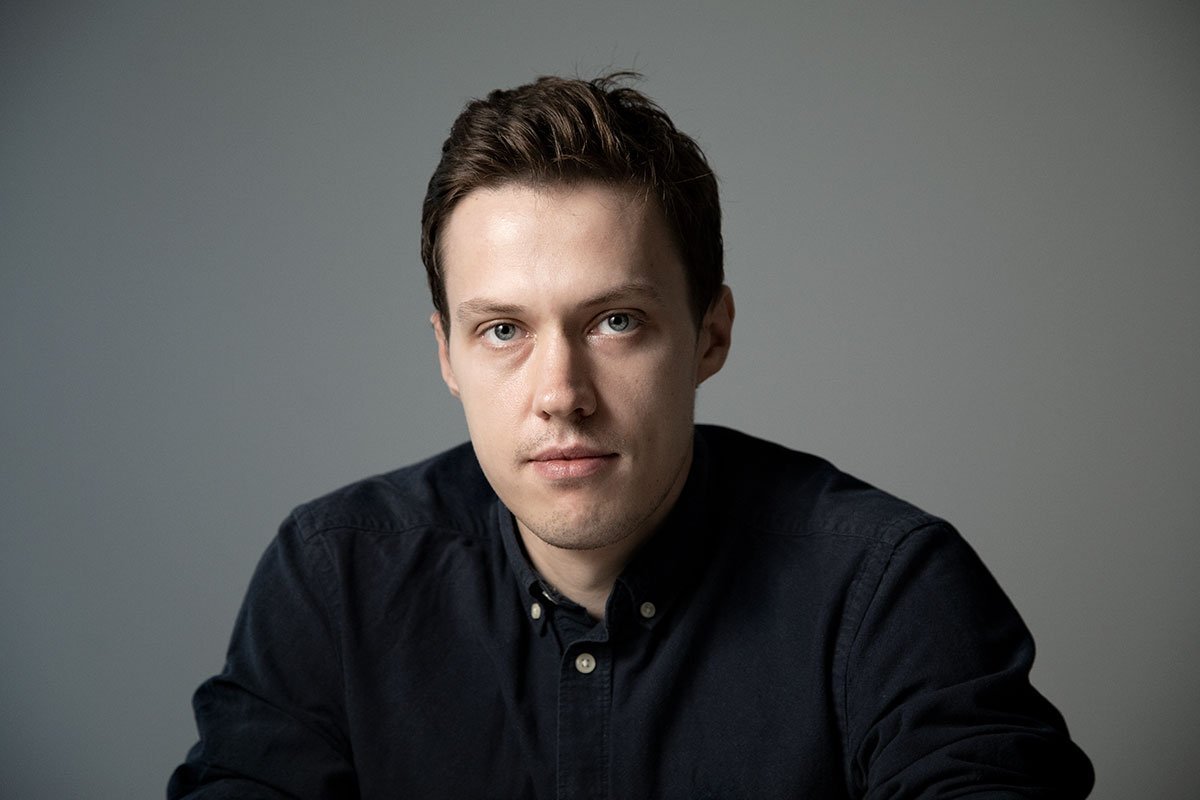 Russian law enforcement raid apartment, interrogate journalist Roman ...