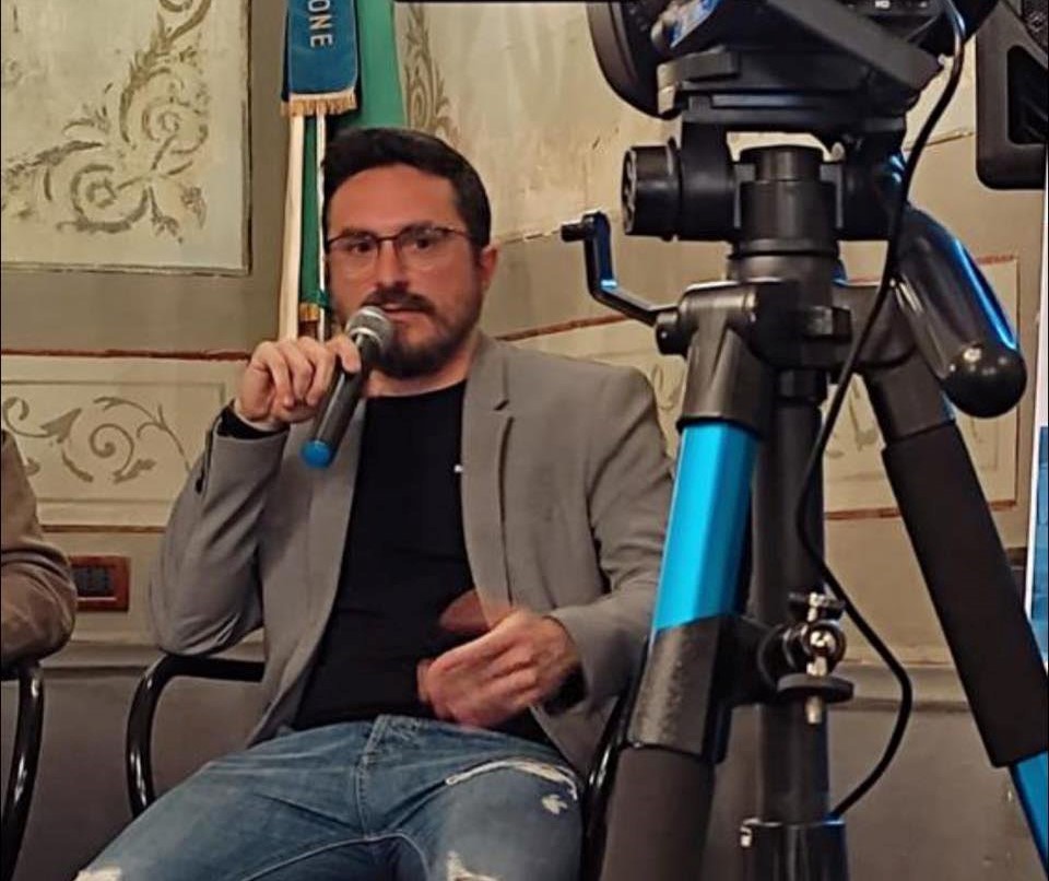 Italian police seize and search journalist Francesco Pesante’s phone in ...